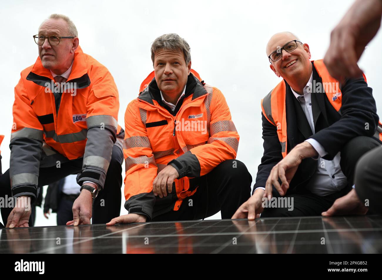 Bremen, Germany. 02nd May, 2023. Frank Dreeke (l-r), Chairman of the ...