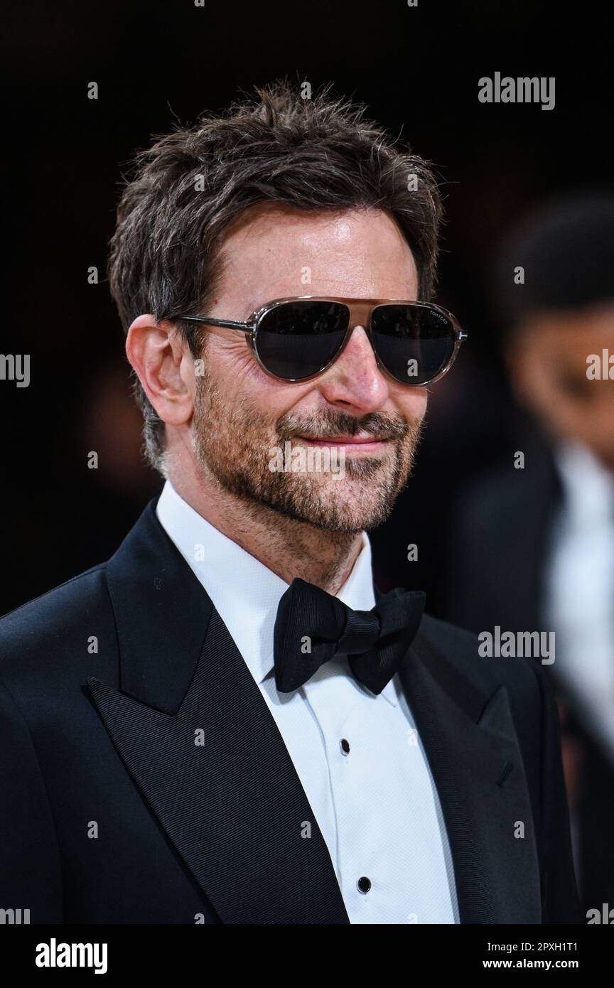 Bradley Cooper walking on the red carpet at the 2023 Metropolitan ...