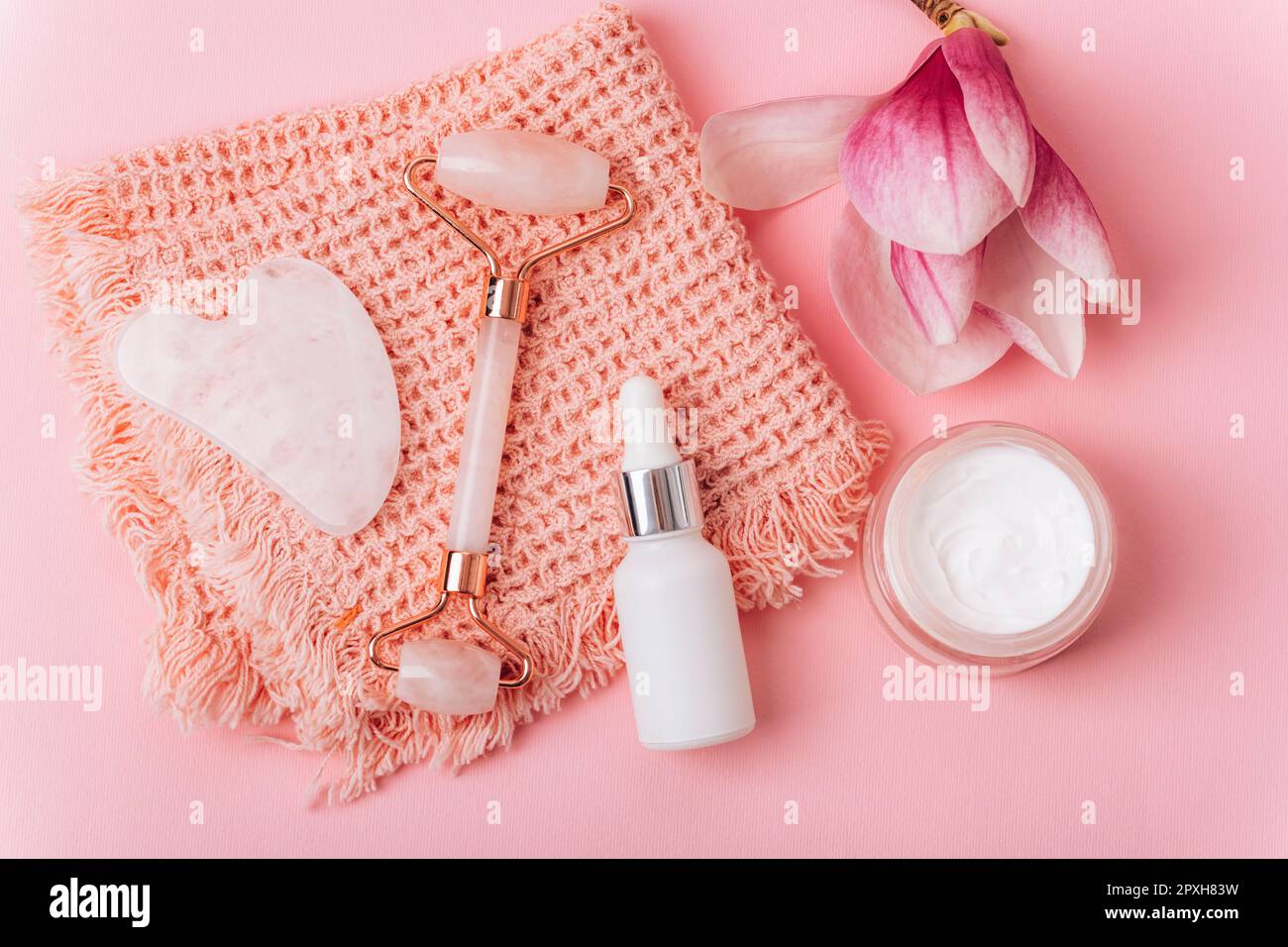 Rose serum hi-res stock photography and images - Alamy