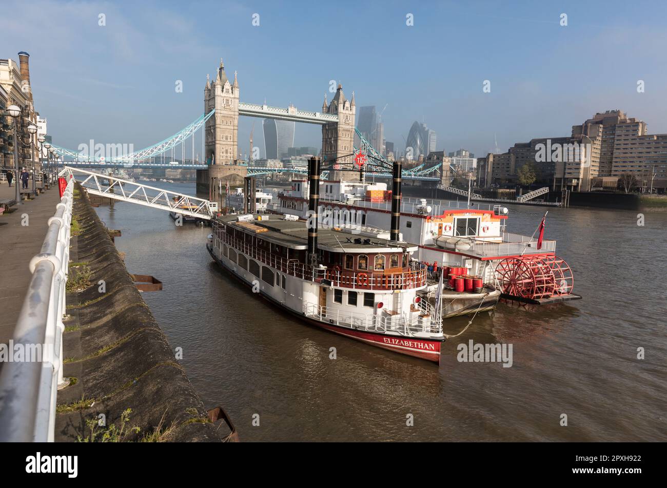 Riverboats hi-res stock photography and images - Alamy