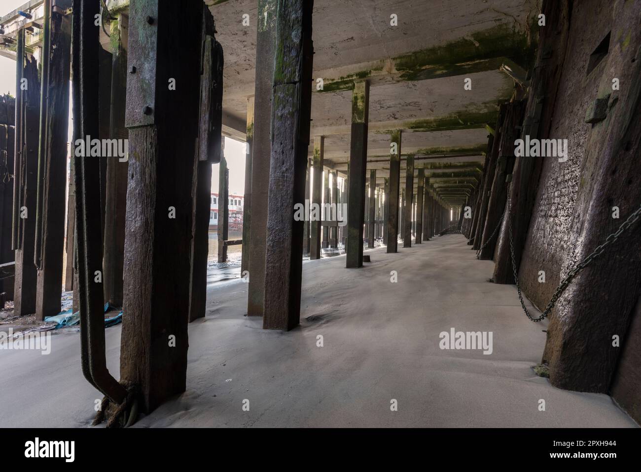 Timber steps hi-res stock photography and images - Alamy