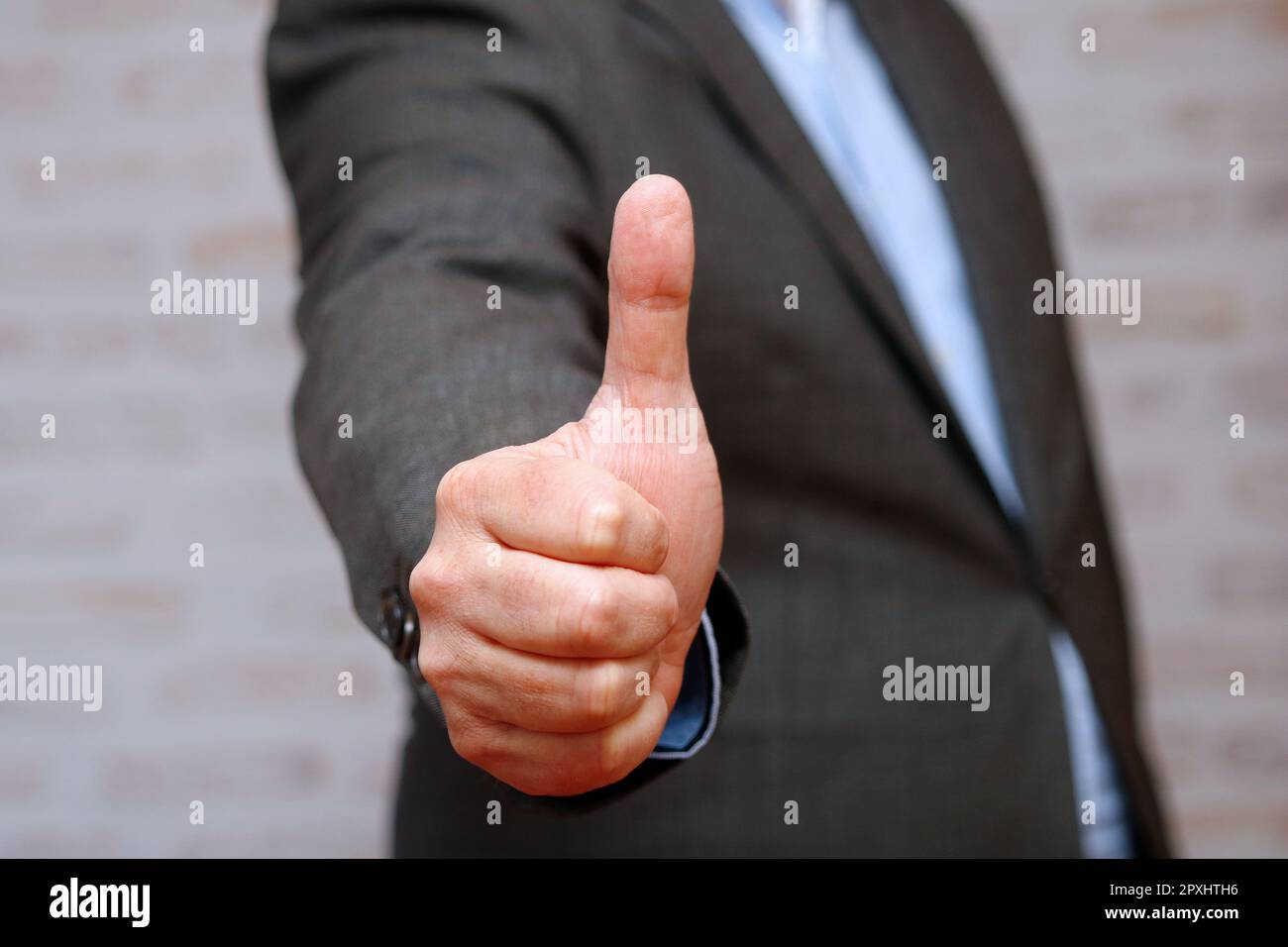 Daumen hoch symbol hi-res stock photography and images - Alamy