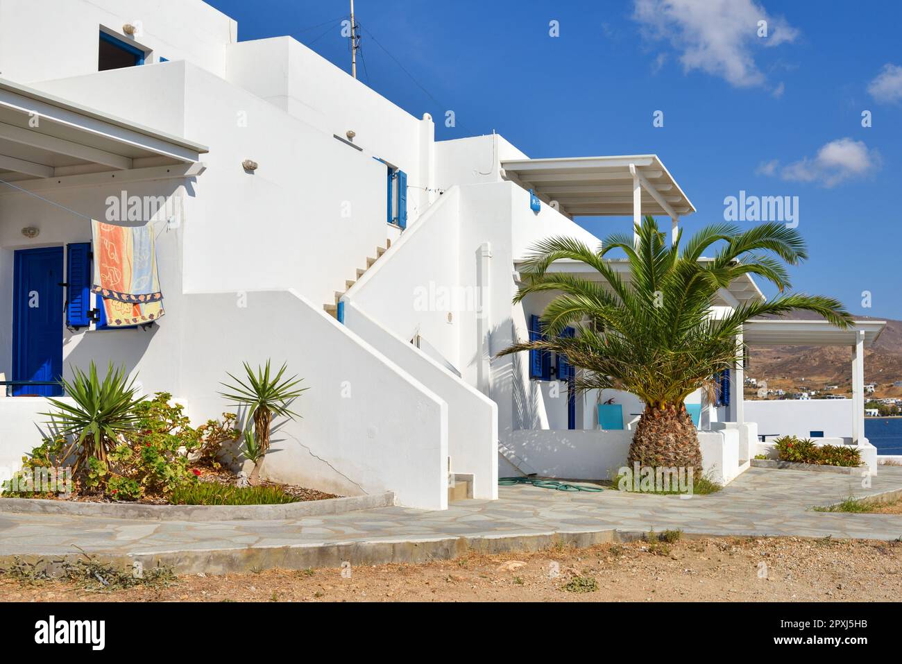 Cycladic style house facade hi-res stock photography and images - Alamy