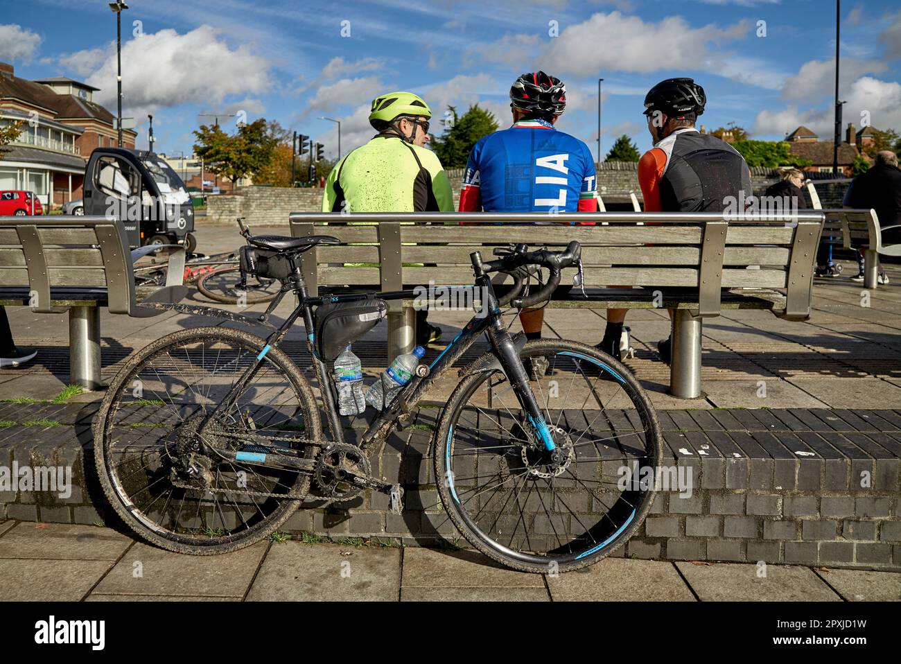Cyclist taking a break hi-res stock photography and images - Alamy