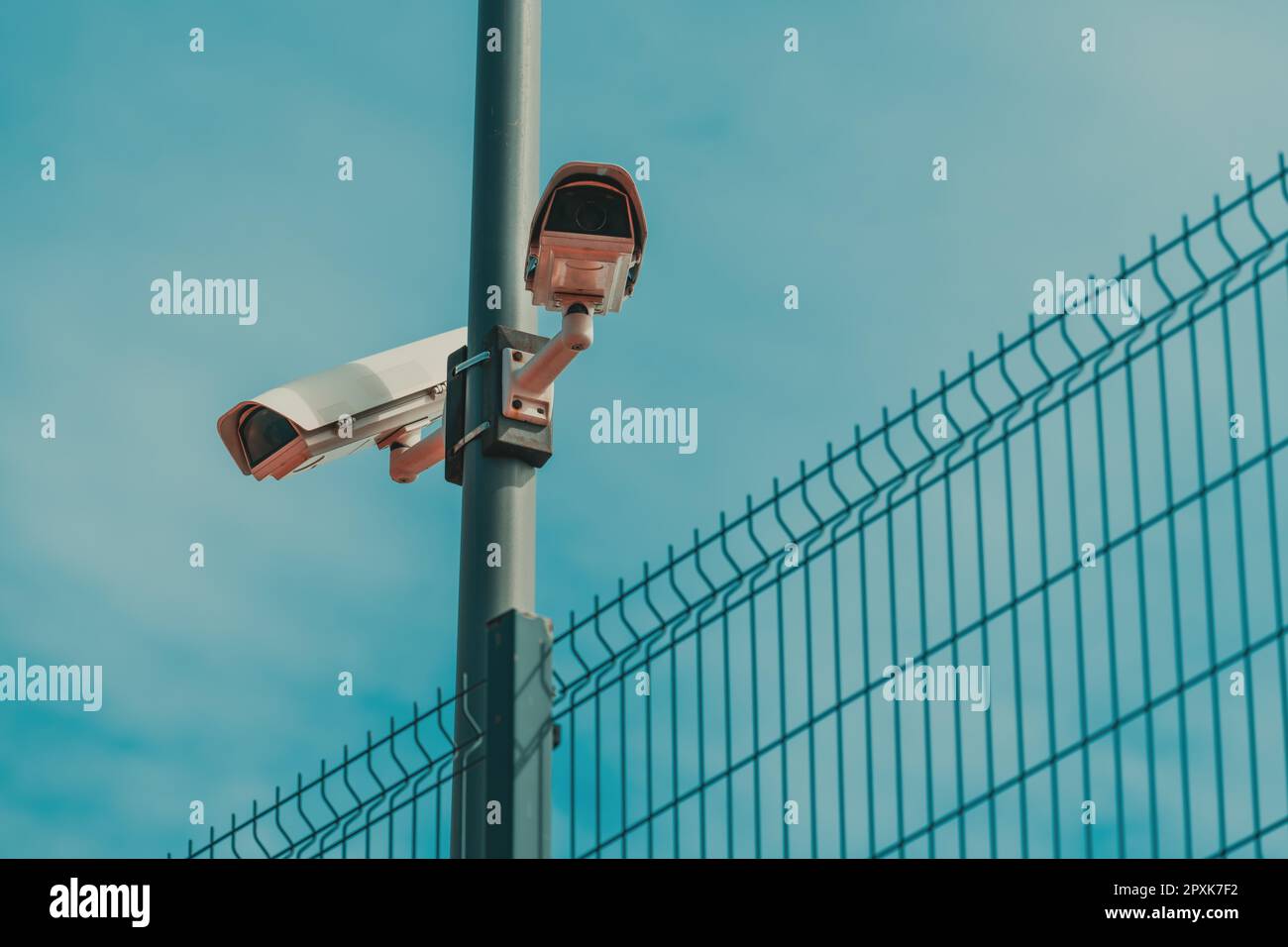 Camera mounted on metal post hi-res stock photography and images - Alamy