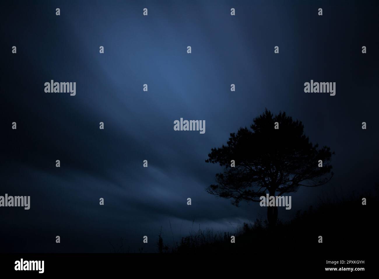 Clouds long hi-res stock photography and images - Alamy