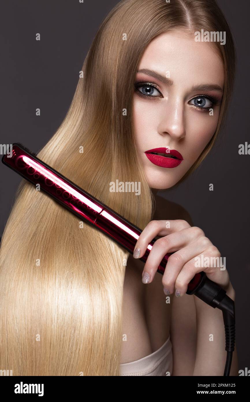 Curling lips hi-res stock photography and images - Alamy