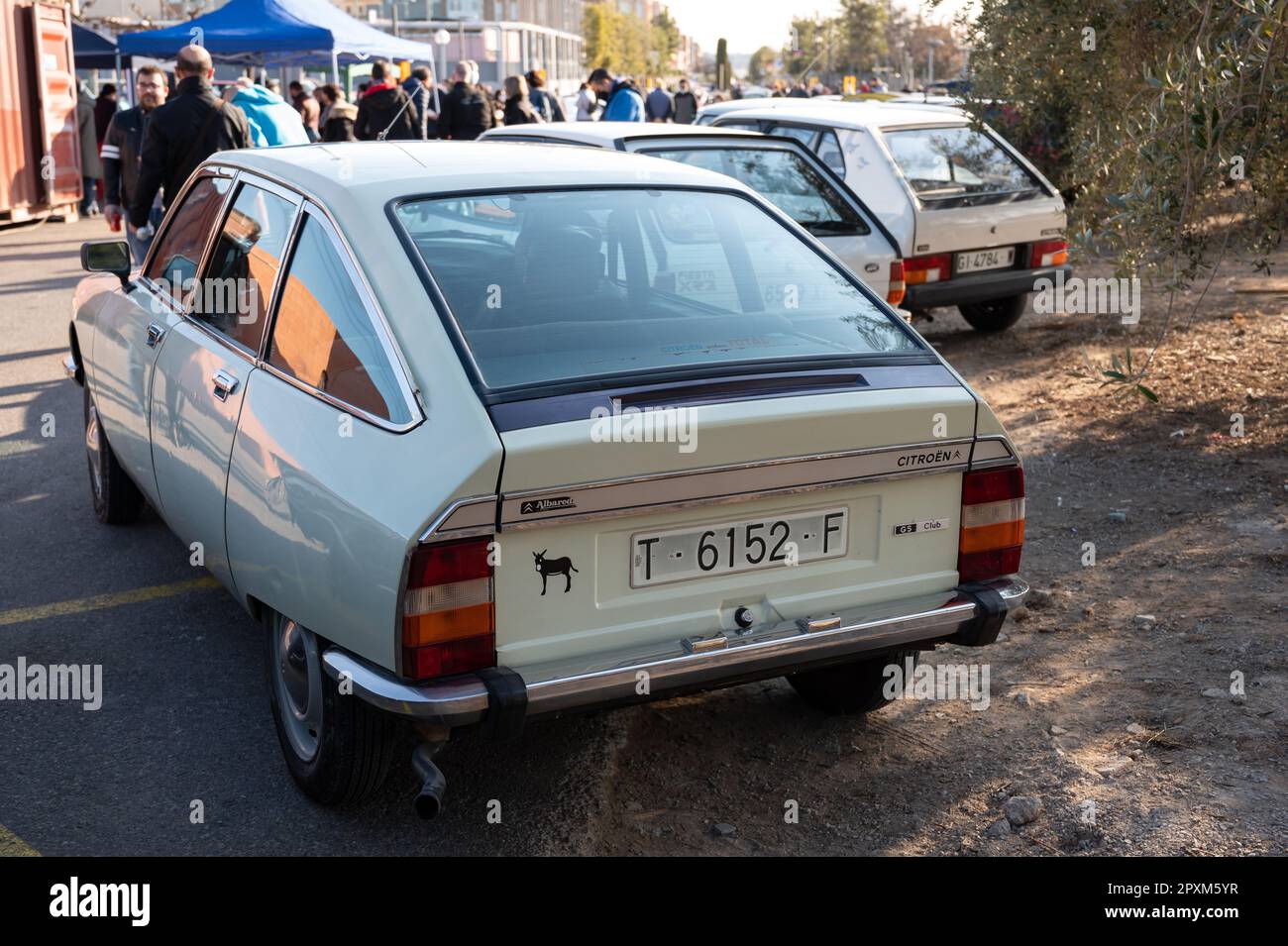 Classical french vehicle hi-res stock photography and images - Alamy