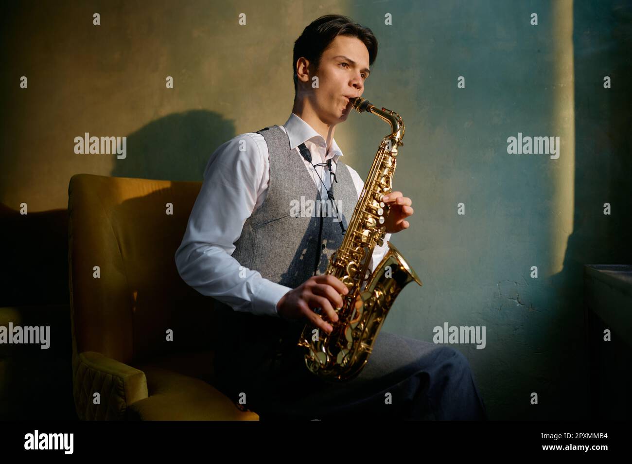 Sax blower hi-res stock photography and images - Alamy