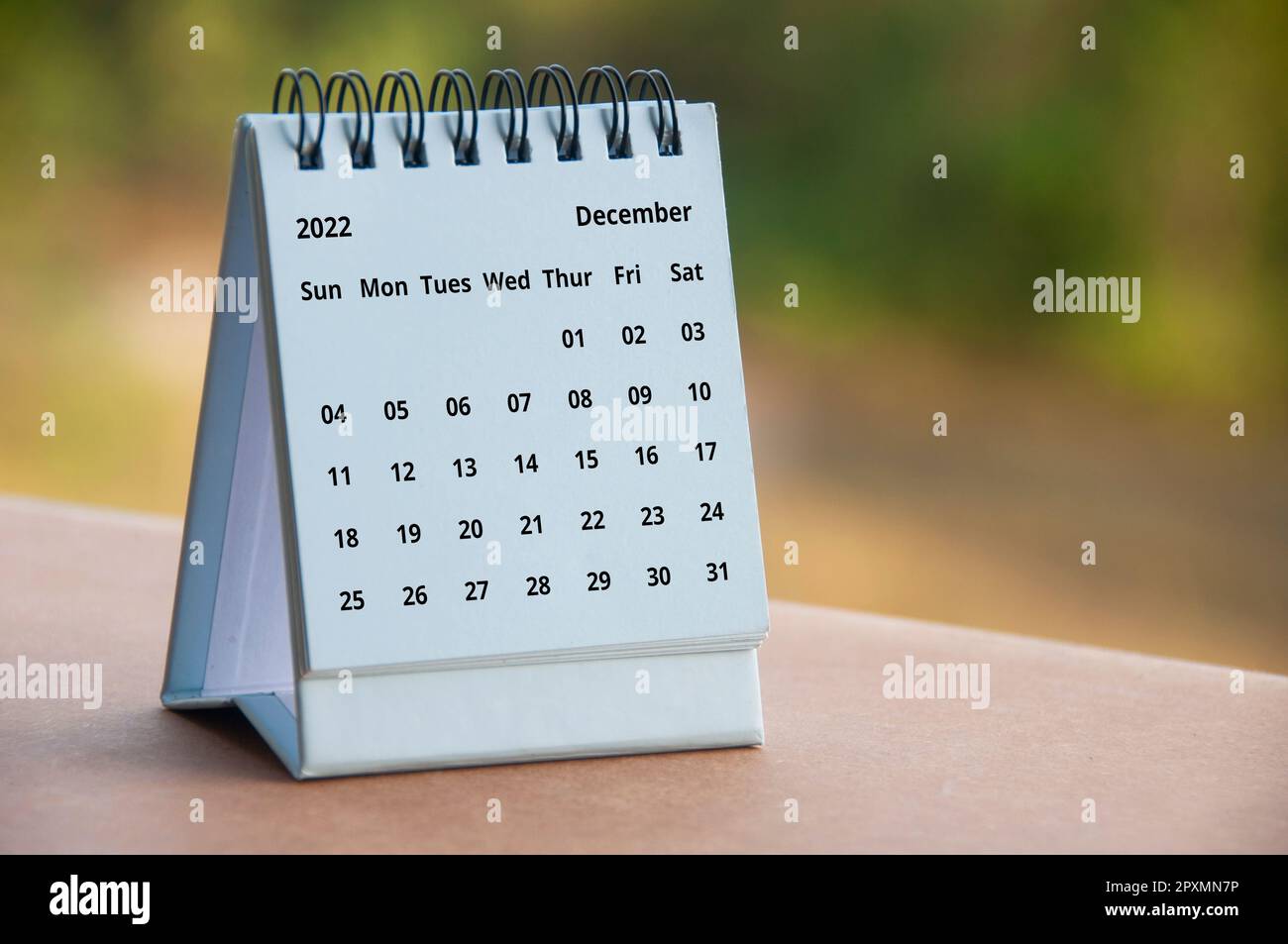 December 2022 calendar with customizable space for text or ideas. Copy ...