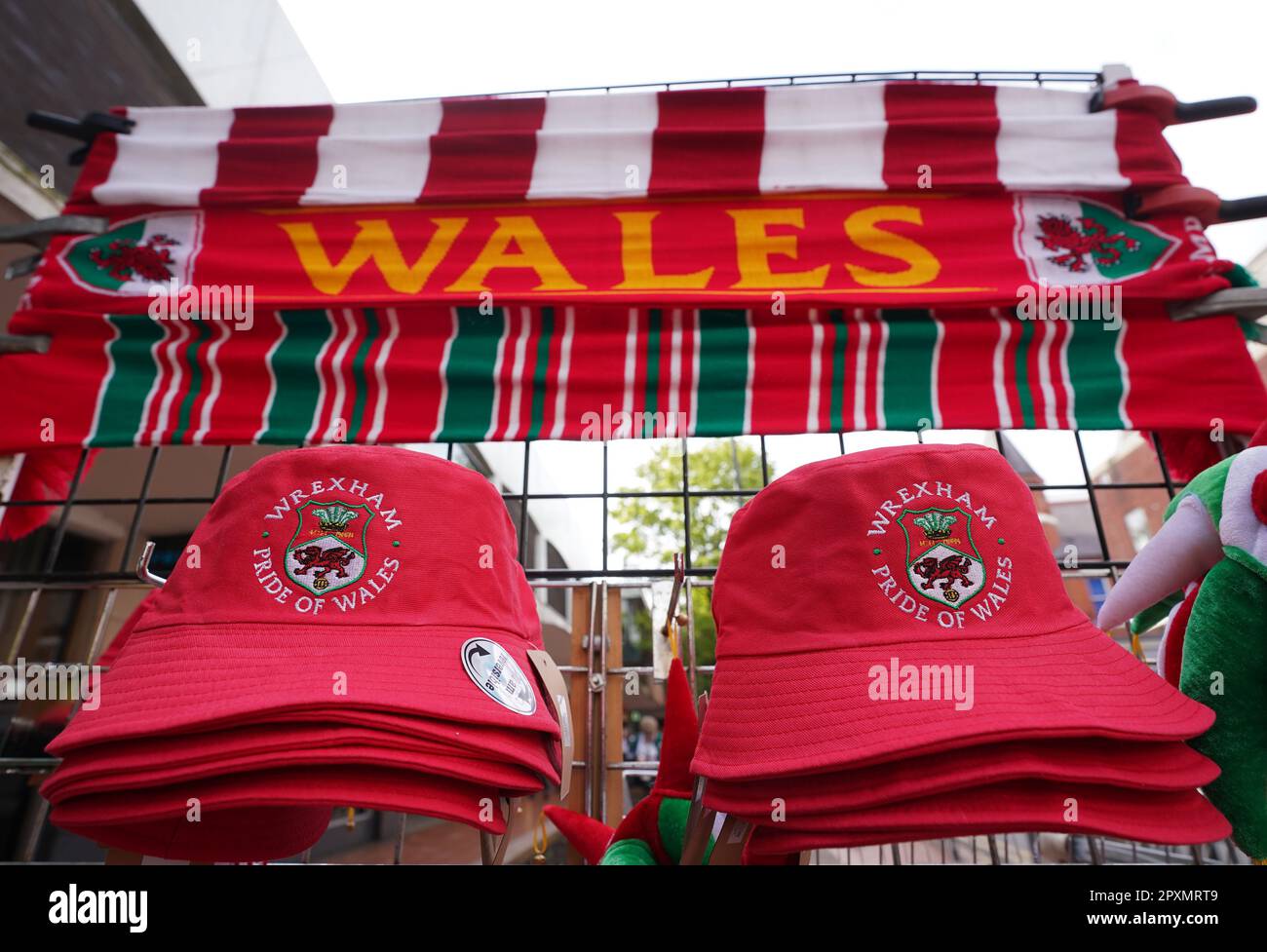 Wrexham victory parade hi-res stock photography and images - Alamy