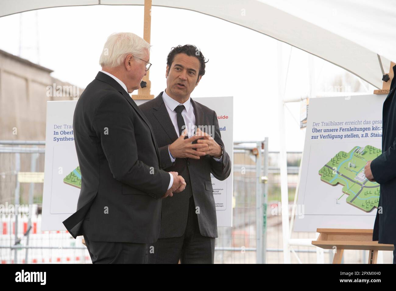left to right Federal President Frank-Walter STEINMEIER, Gilles de VAS ...