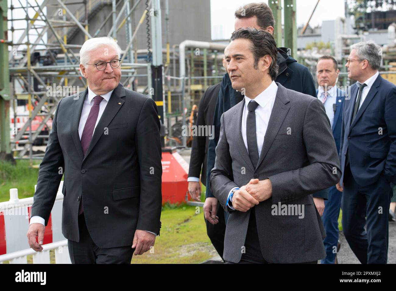 left to right Federal President Frank-Walter STEINMEIER, Gilles de VAS ...
