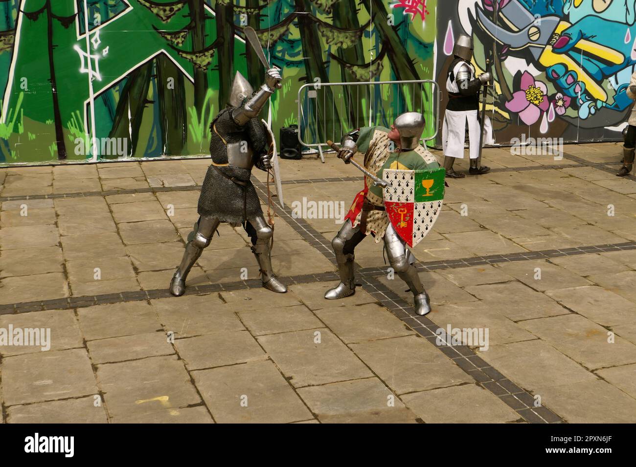 Knight sword shoulder hi-res stock photography and images - Alamy