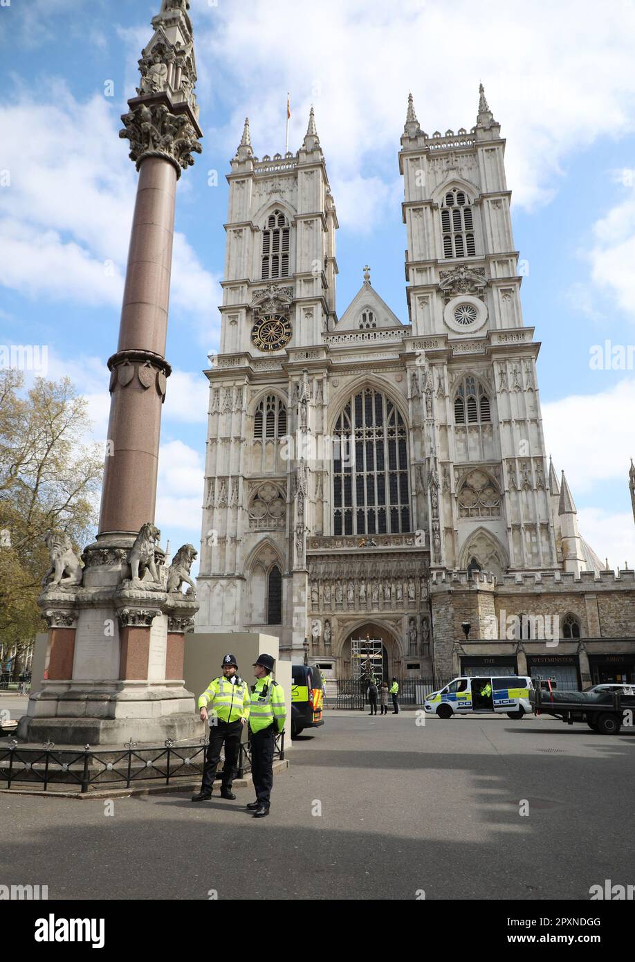 Two police officers stand hi-res stock photography and images - Alamy