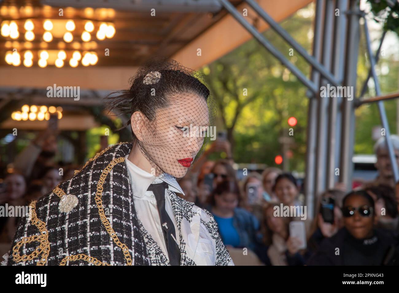 Sora choi met gala hi-res stock photography and images - Alamy