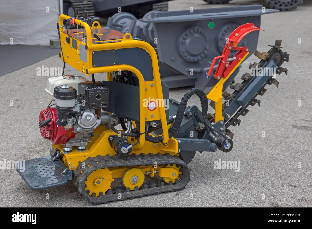 Small Chain Trencher Petrol Powered Machine With Rubber Tracks Stock ...