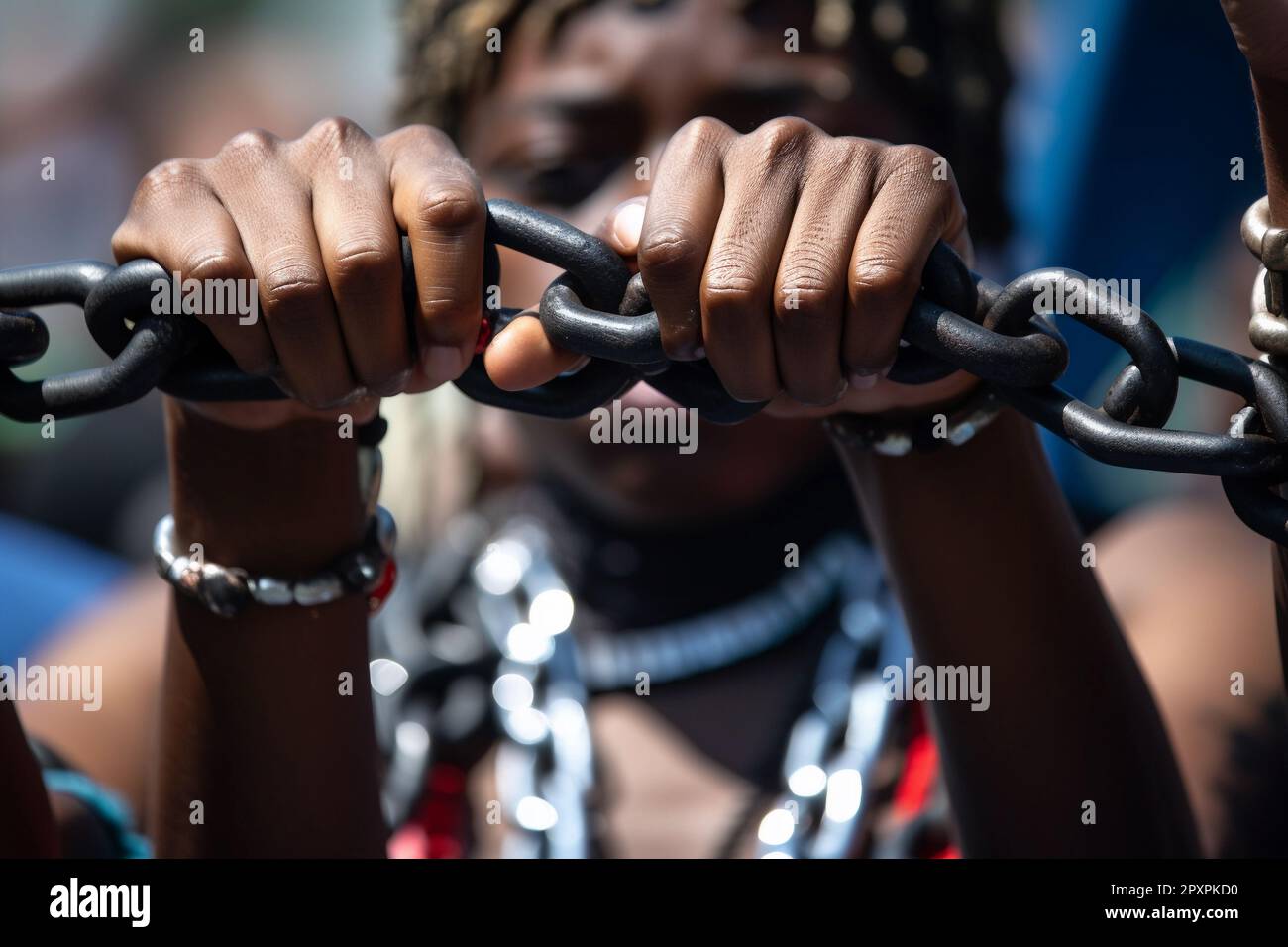 Slave shackles africa hi-res stock photography and images - Alamy