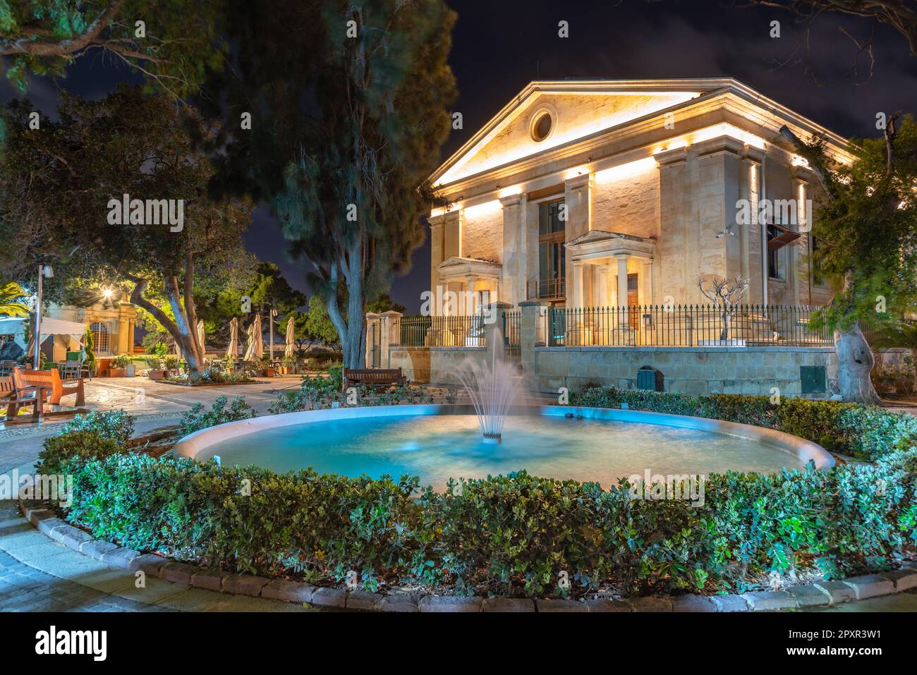 Lower Barrakka gardens and the monument to Alexander Ball in Valletta ...
