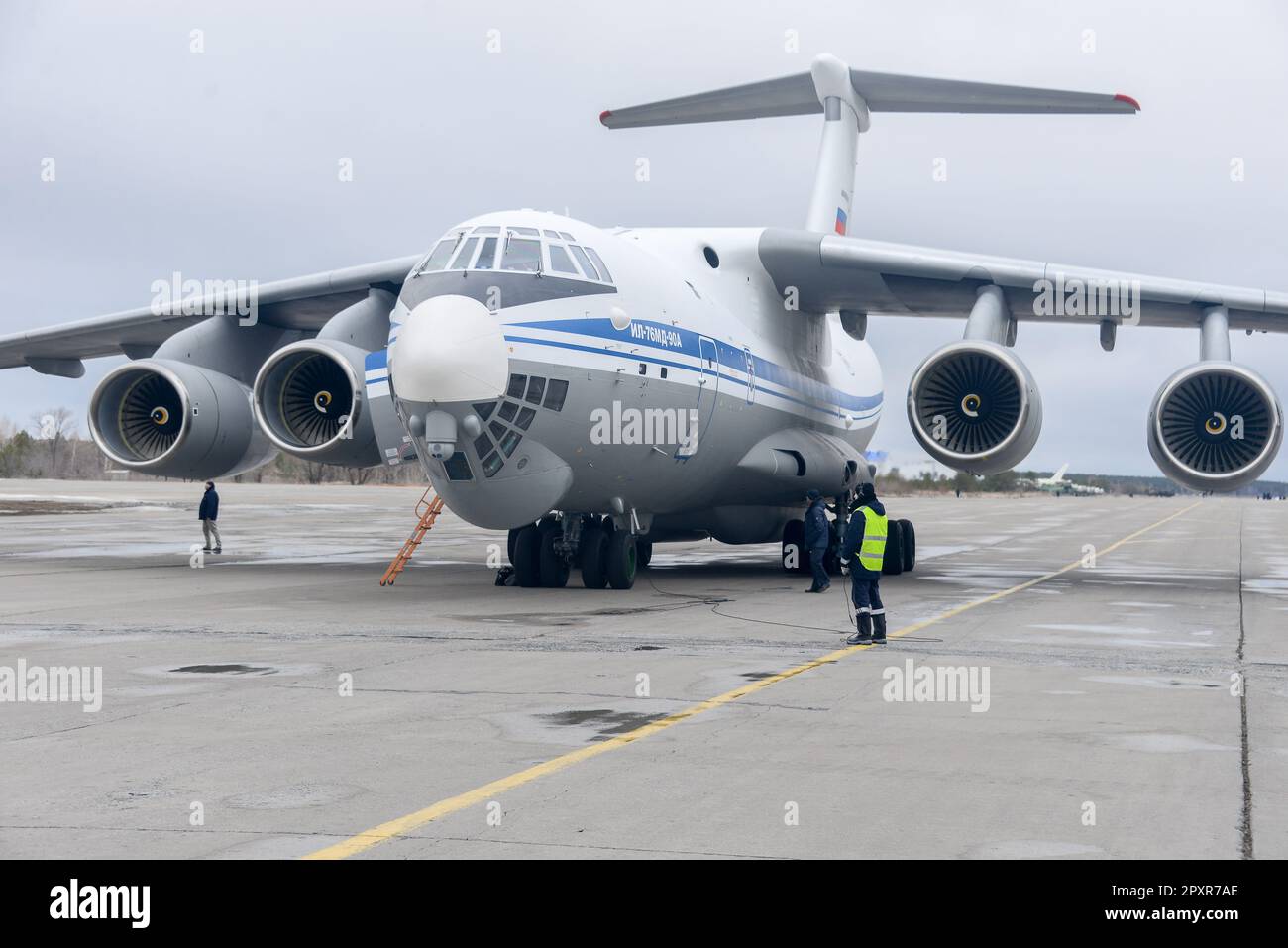 Ilyushin Il-76 (Russian: Илью́шин Ил-76; NATO reporting name: Candid ...
