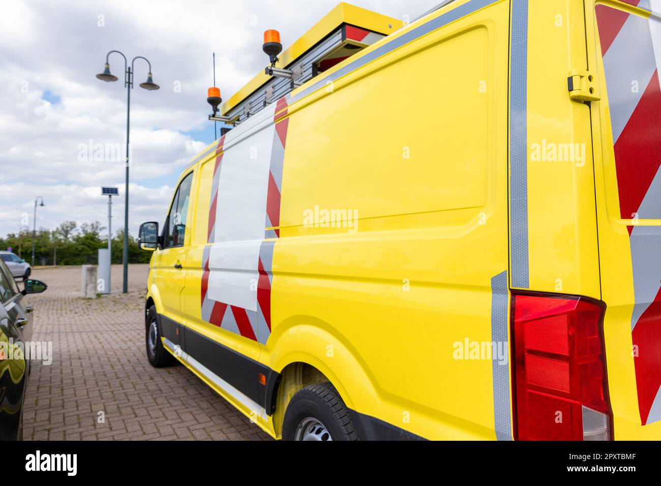 Yellow special cargo escort road traffic car roof mounted digital sign ...