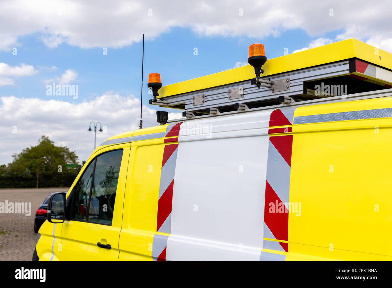 Yellow special cargo escort road traffic car roof mounted digital sign ...