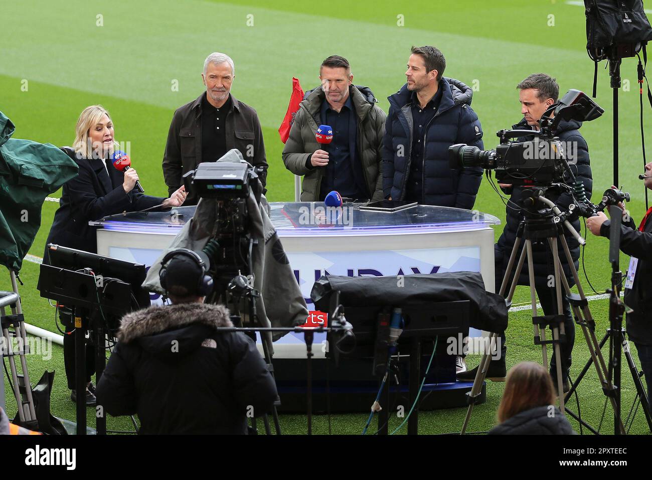 Sky sports commentary team hi-res stock photography and images - Alamy