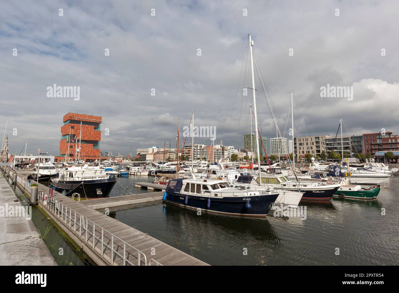 Museum aan de Stroom, MAS, museum in Hanzestedenplaats by boats moored in Bonapartedok dock in ...