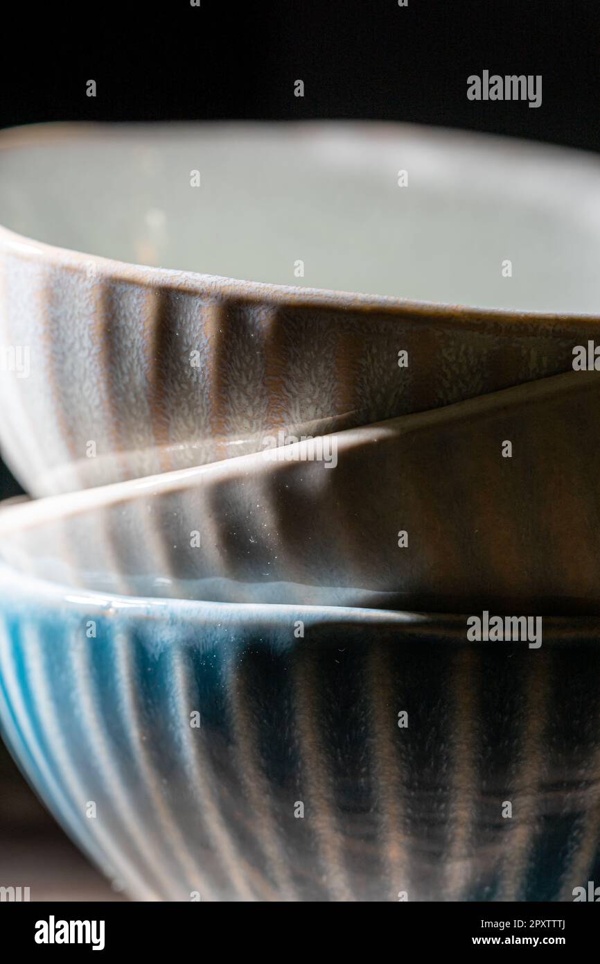 Empty bowls hi-res stock photography and images - Alamy