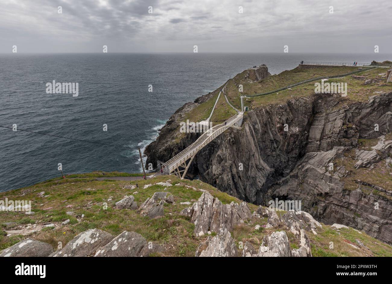 Mizen Head Bridge (Droichead Cheann Mizen) on Mizen Peninsula, Ireland ...