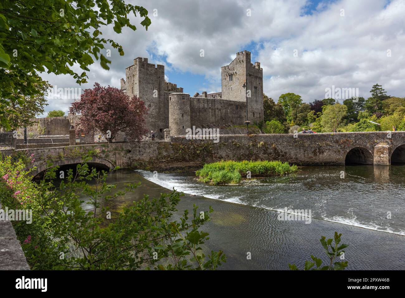Cahir Castle (Caisleán na Cathrach) a 12th century river fortress on ...