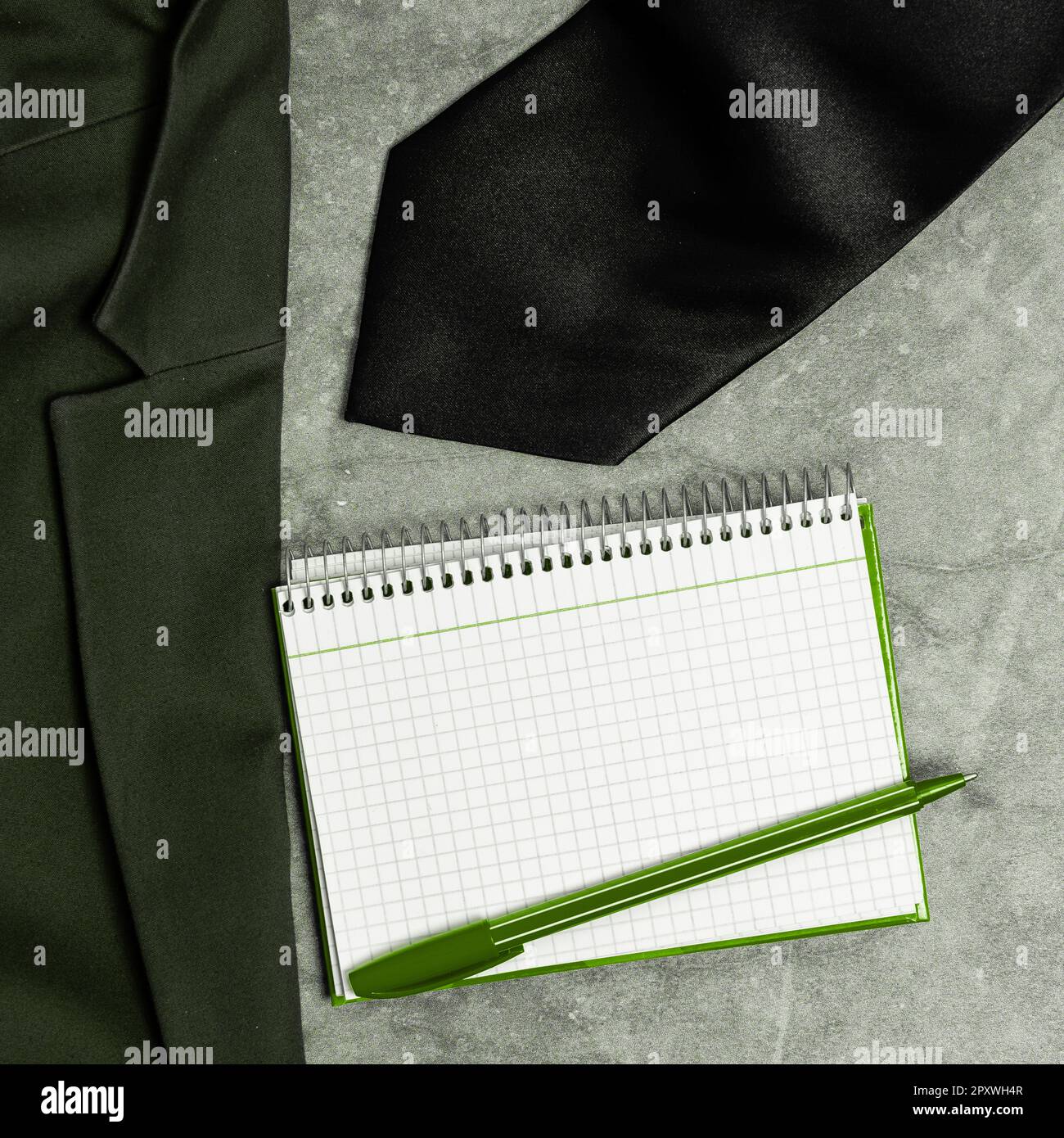 Important Message Written On Piece Of Paper. Photo Of Office Supplies ...