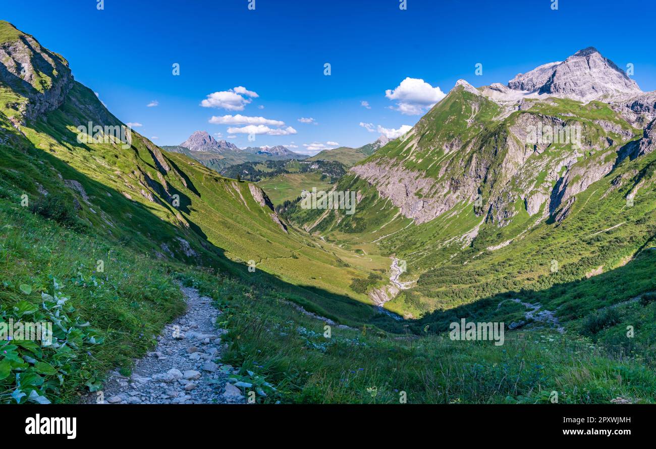 Stunning trekking tour through beautiful mountain landscape to the ...