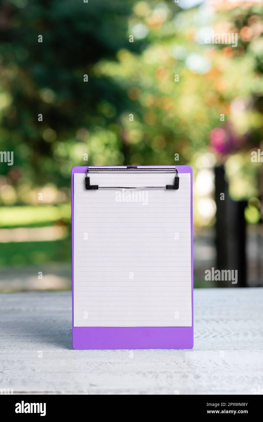 Important Message Written On Piece Of Paper. Photo Of Office Supplies ...