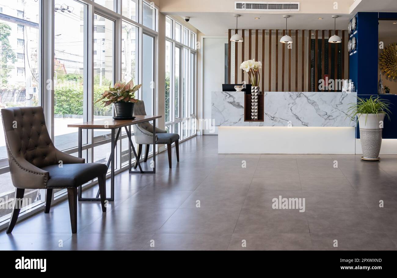 Hotel lobby office plant nobody hi-res stock photography and images - Alamy