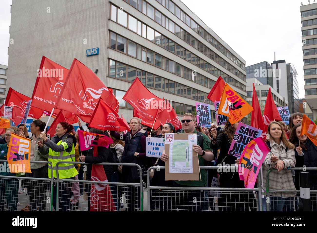 Slogans picket hi-res stock photography and images - Alamy