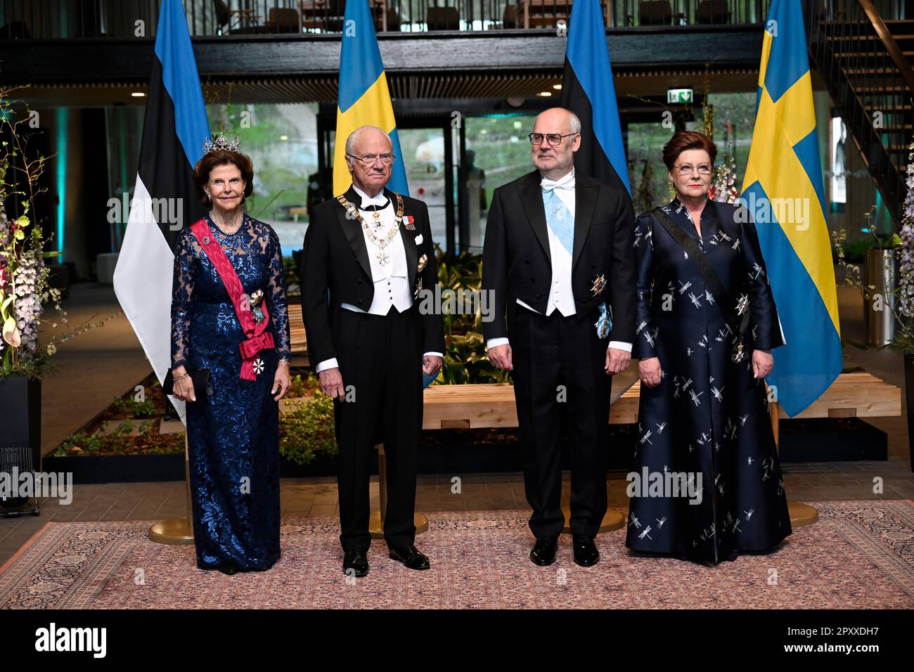 Sweden's Queen Silvia, King Carl Gustaf and the hosts Estonian ...