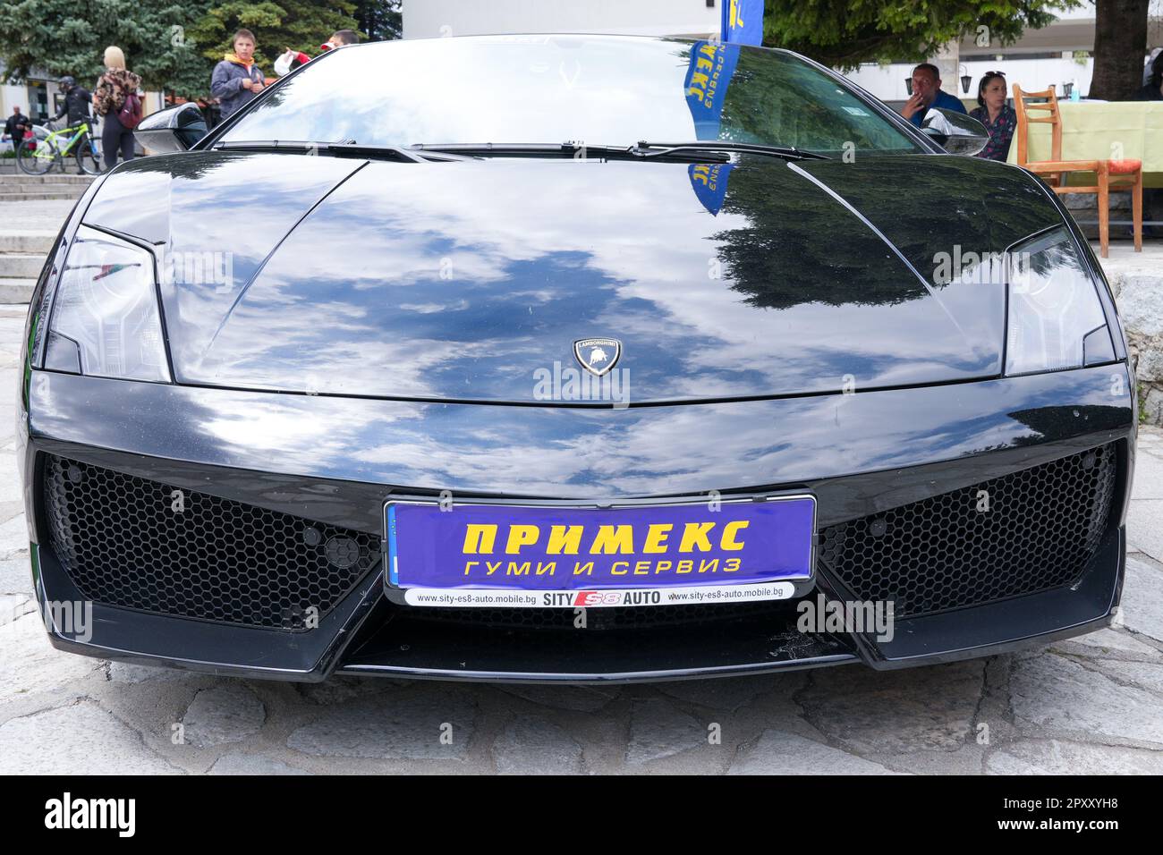 Lamborghini cornering hi-res stock photography and images - Alamy