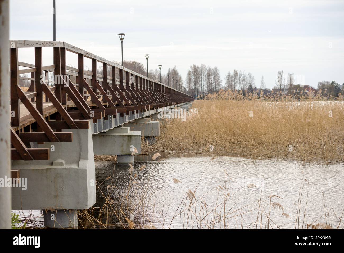 Wooden bridge structure under construction hi-res stock photography and ...