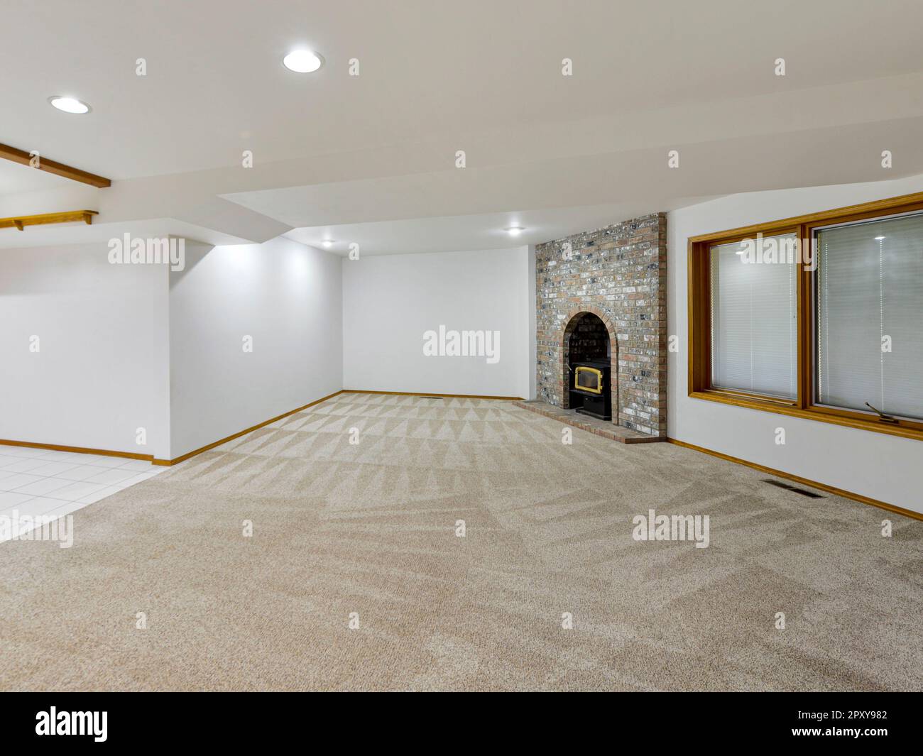 Modern residential empty living room interior Stock Photo - Alamy