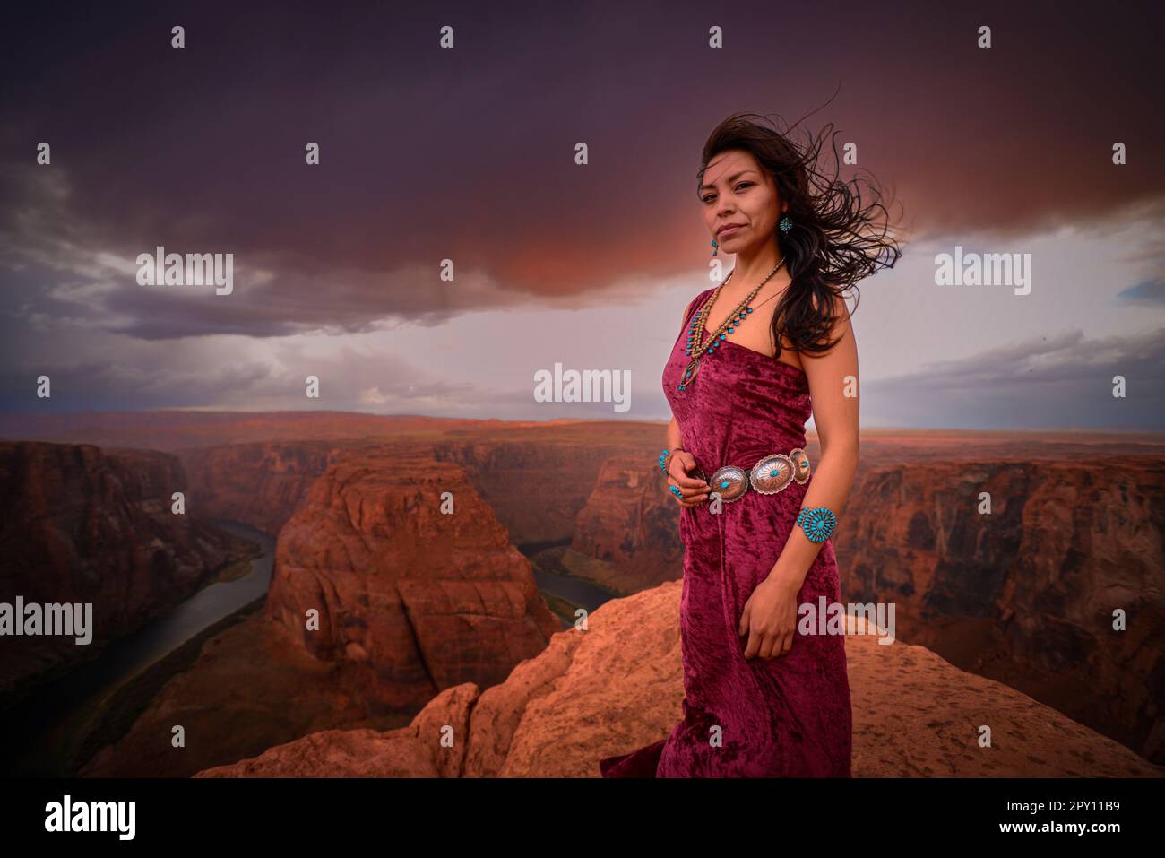 Navajo woman,Horseshoe Bend, Colorado River, Glen Canyon National Rec ...