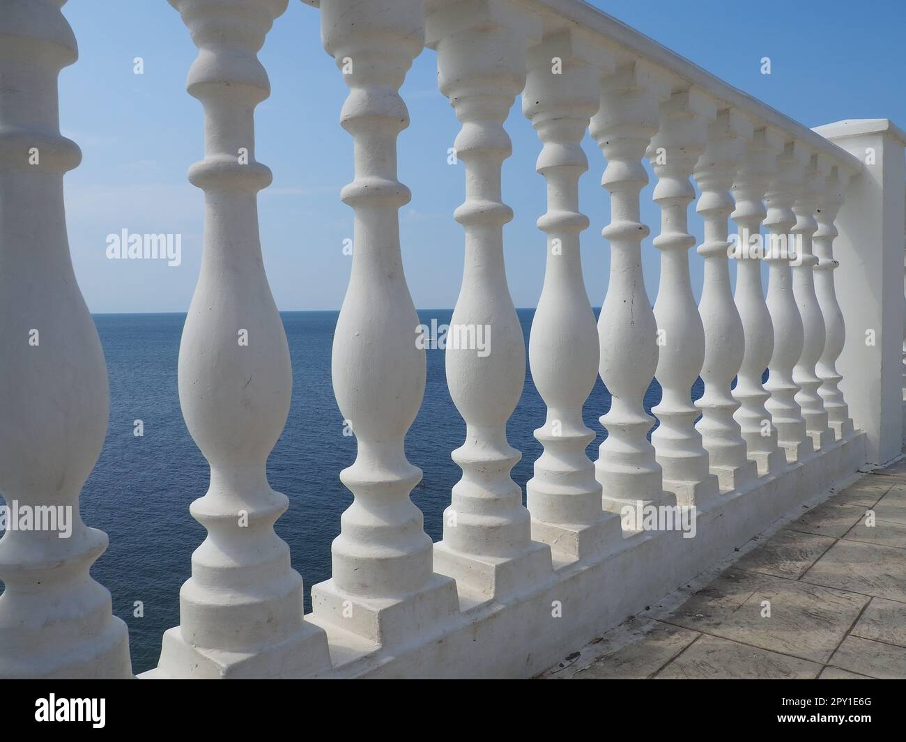 Figured columns hi-res stock photography and images - Alamy