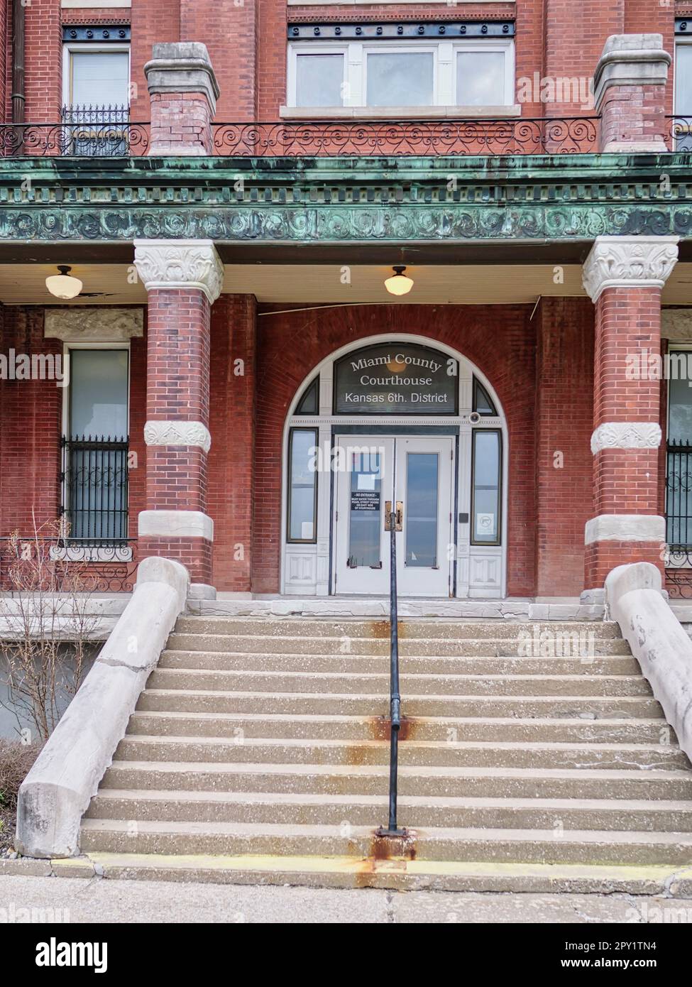 Paola, Kansas - April 27, 2023: Entrance to the Historic Miami County Courthouse Stock Photo - Alamy