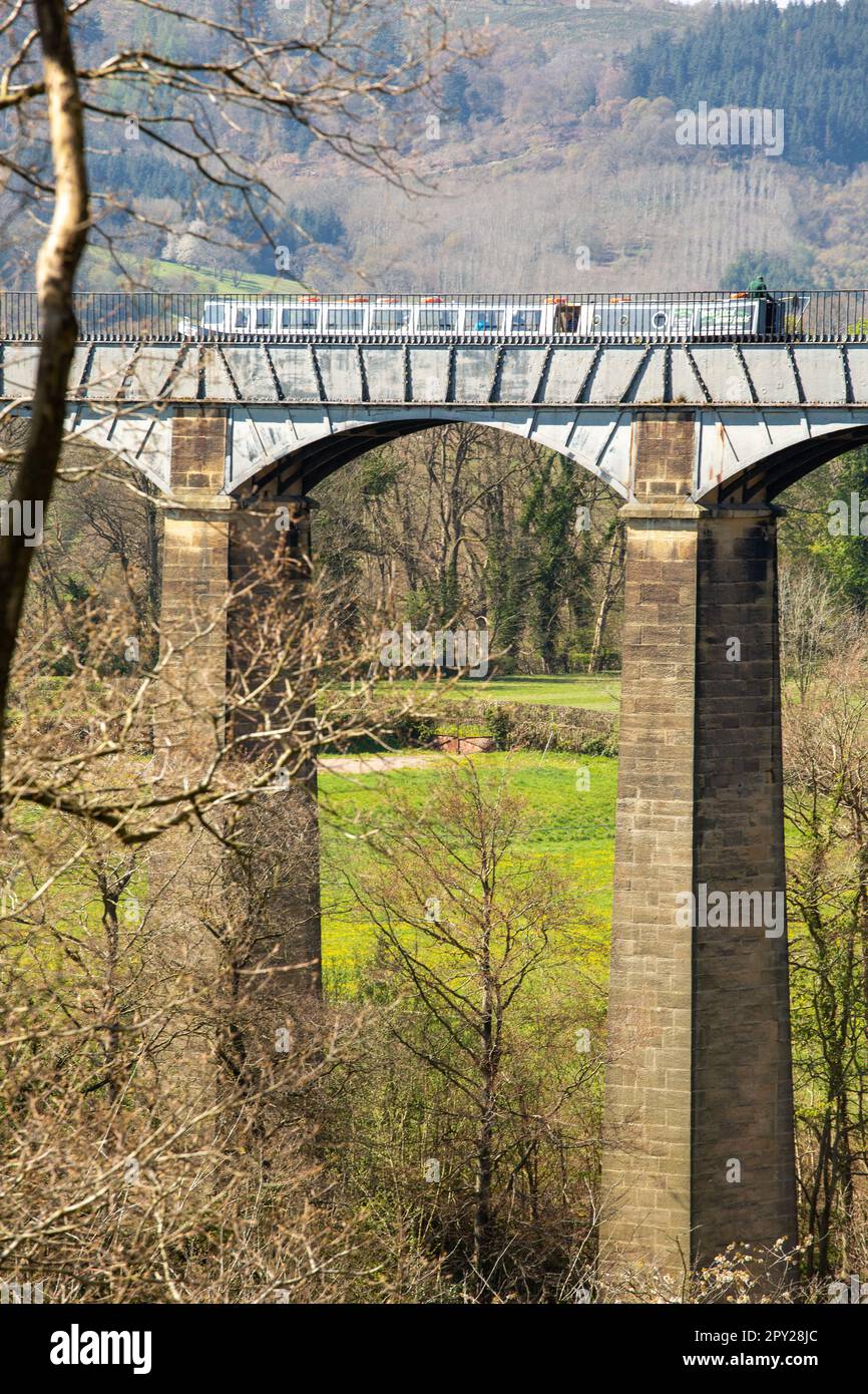 Canal narrowboat crossing 38 meters above the river Dee on the ...