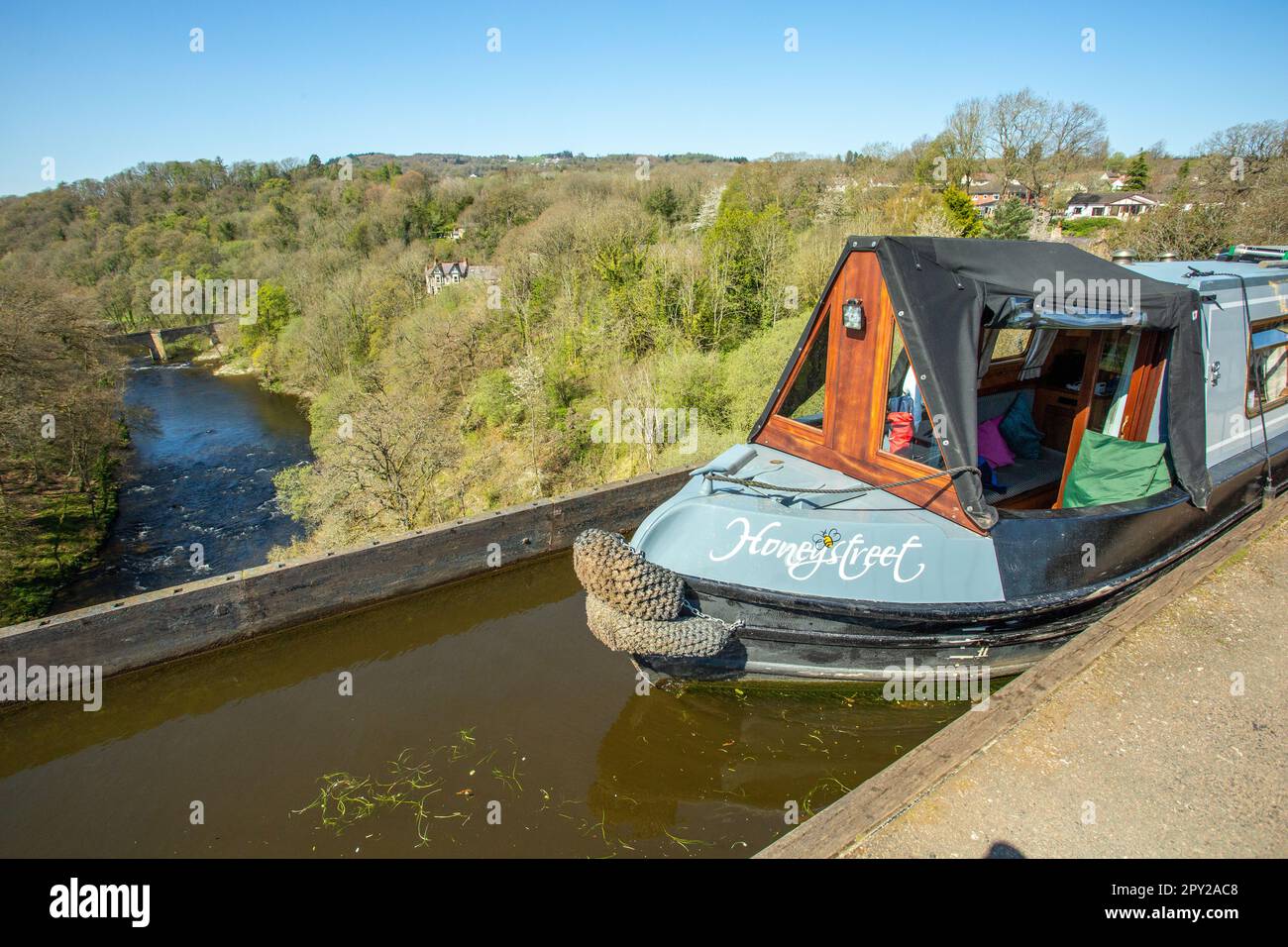 Canal narrowboat crossing 38 meters above the river Dee on the ...