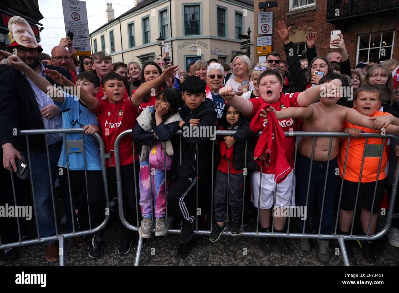 Wrexham victory parade hi-res stock photography and images - Alamy