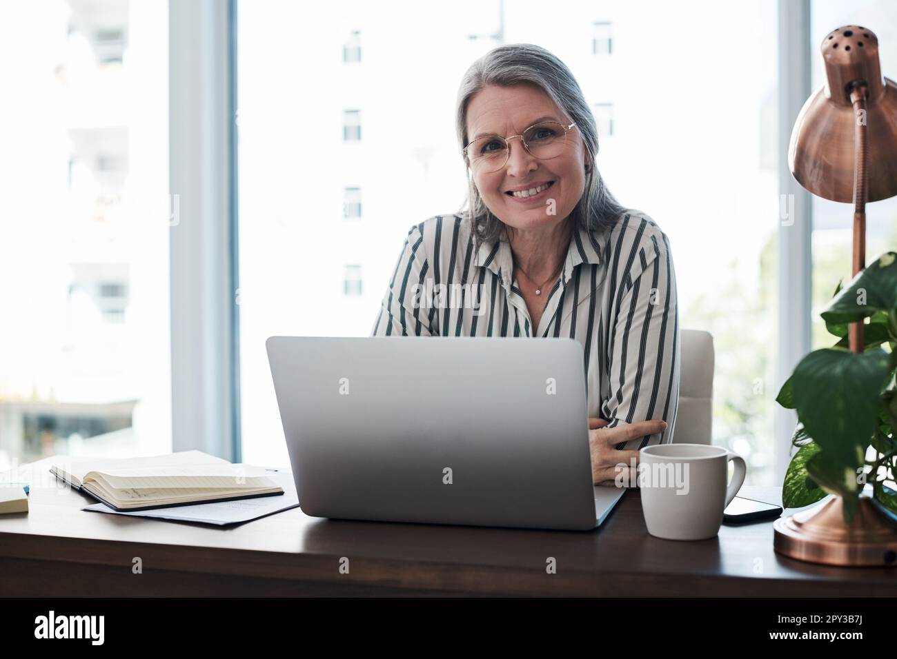 Love hate computer hi-res stock photography and images - Alamy