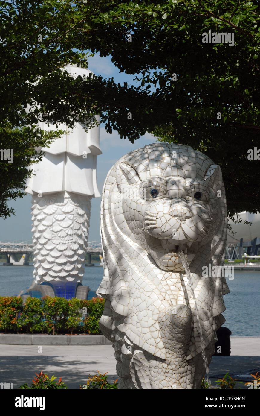 Mosaic model of the Merlion Statue on the Esplanade, Marina Bay ...
