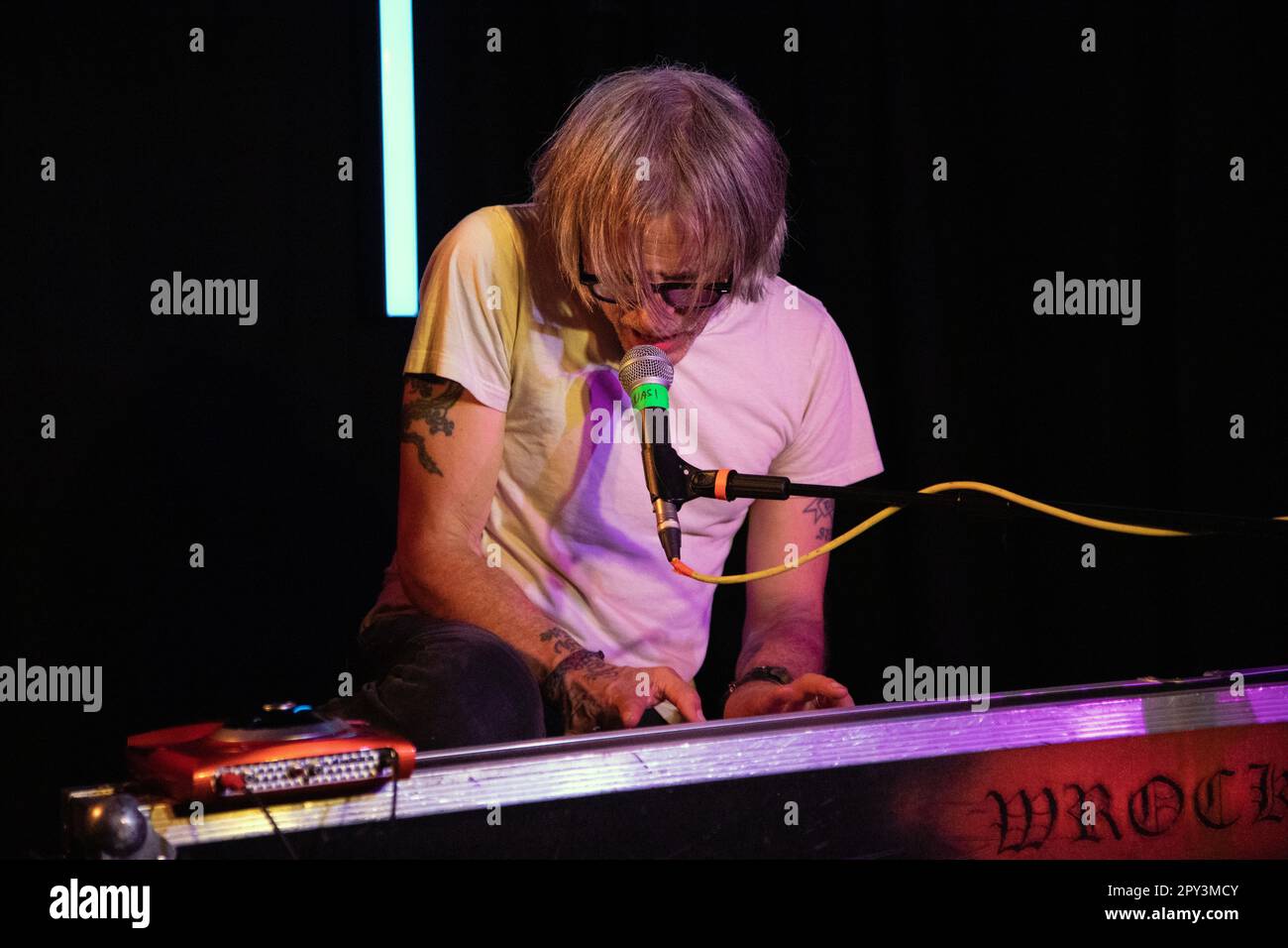 Breaking the balls of history hi-res stock photography and images - Alamy