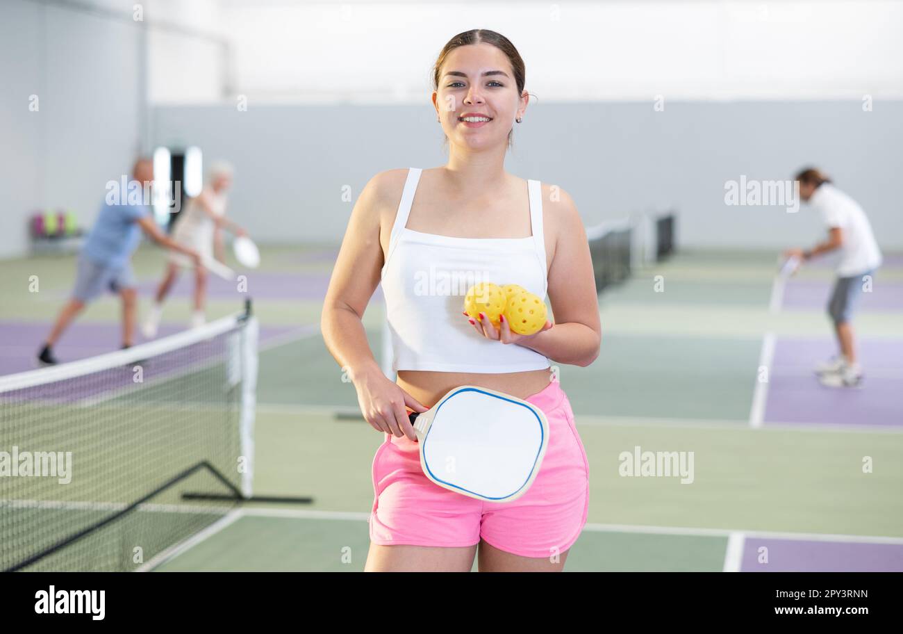 People playing pickleball hi-res stock photography and images - Alamy